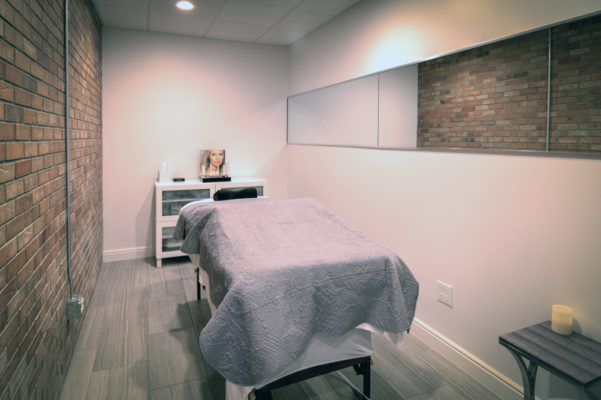 Xtreme lashes Eyelash Extensions & Skin Care Products -Live Love Lash